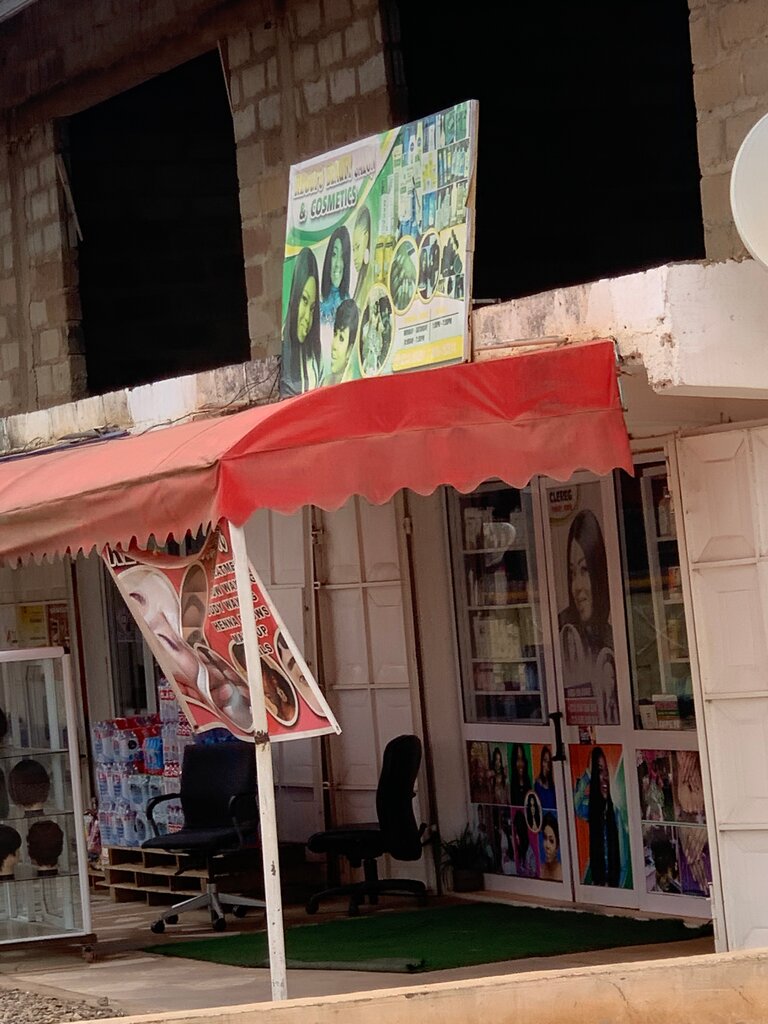 Güzellik salonu Reggie’s Hair and Beauty Salon, Dünya, foto