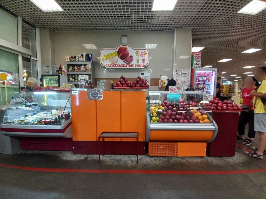 Su satışı Свежевыжатые соки, Soçi, foto