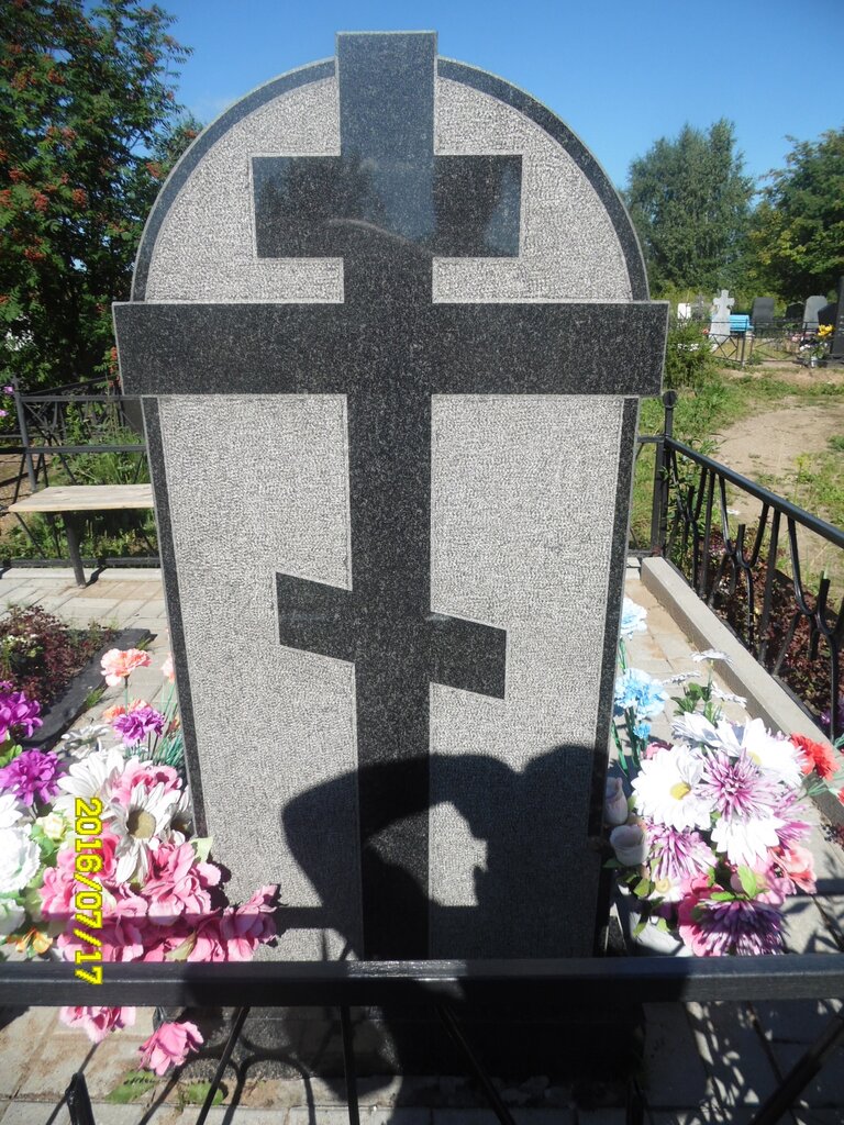 Heykel ve mezarlık taşı üreticileri Granite Workshop, Rostov, foto