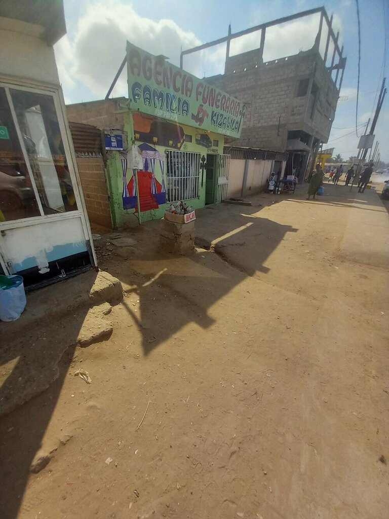 Cenaze hizmetleri Família KiAyla, Loanda, foto