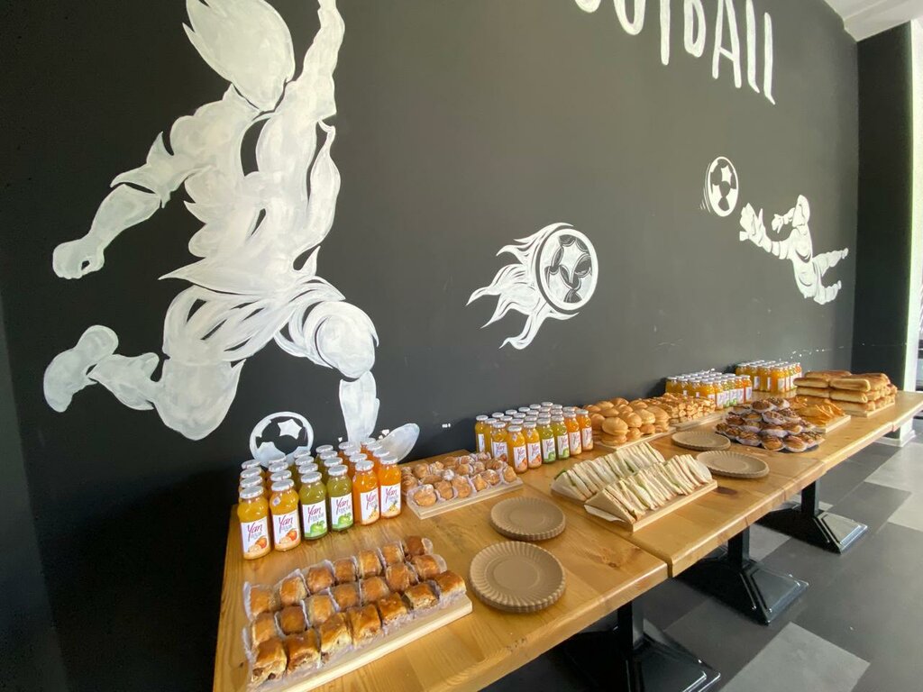 Kahve dükkanları Garage Park Cafe, Erivan, foto