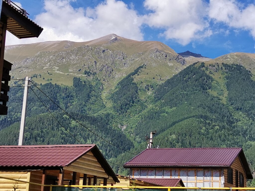 Dağ zirvesi Пик Пионеров, Karaçay‑Çerkez Cumhuriyeti, foto