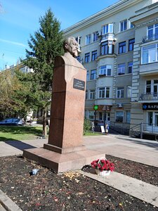 Сквер имени Ф. Э. Дзержинского (Krasnoyarsk, Mira Avenue), meydan  Krasnoyarsk'tan
