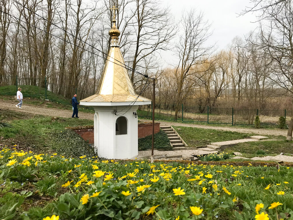 Şapel, haç anıtı The Holy Spring, Krasnodarski krayı, foto
