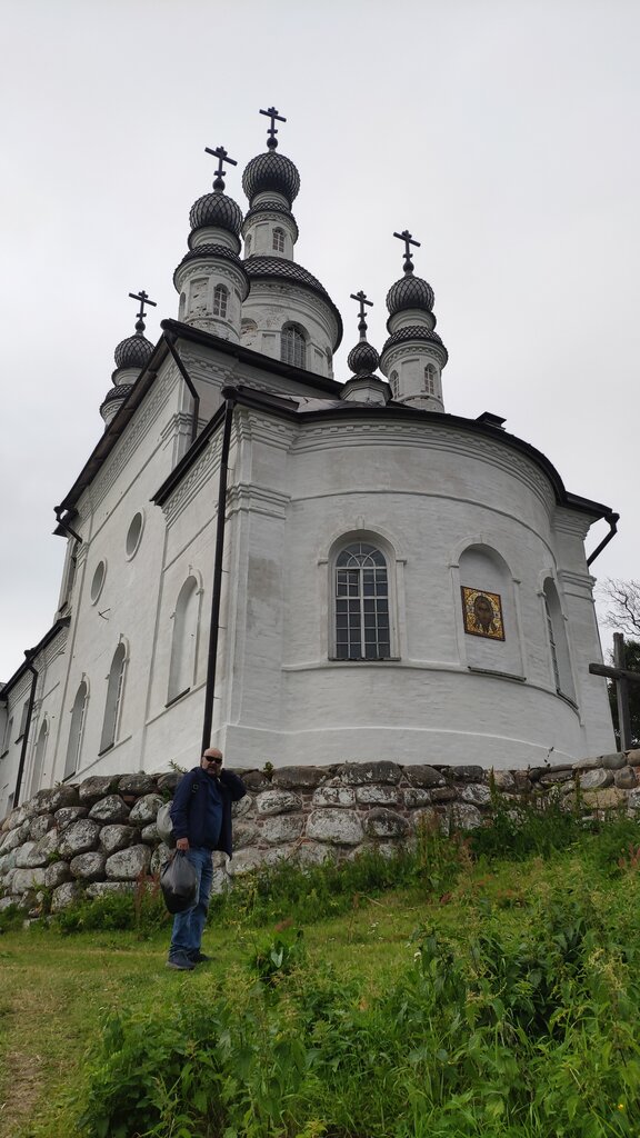 Ortodoks kiliseleri Tserkov Raspyatiya Khristova V Golgofo-Raspyatskom skitu, Arhangelskaya oblastı, foto