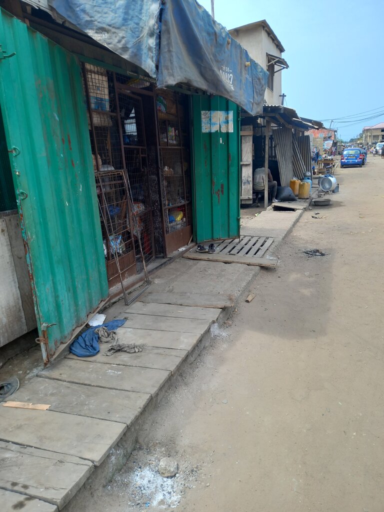 Market God is great store, Akra, foto