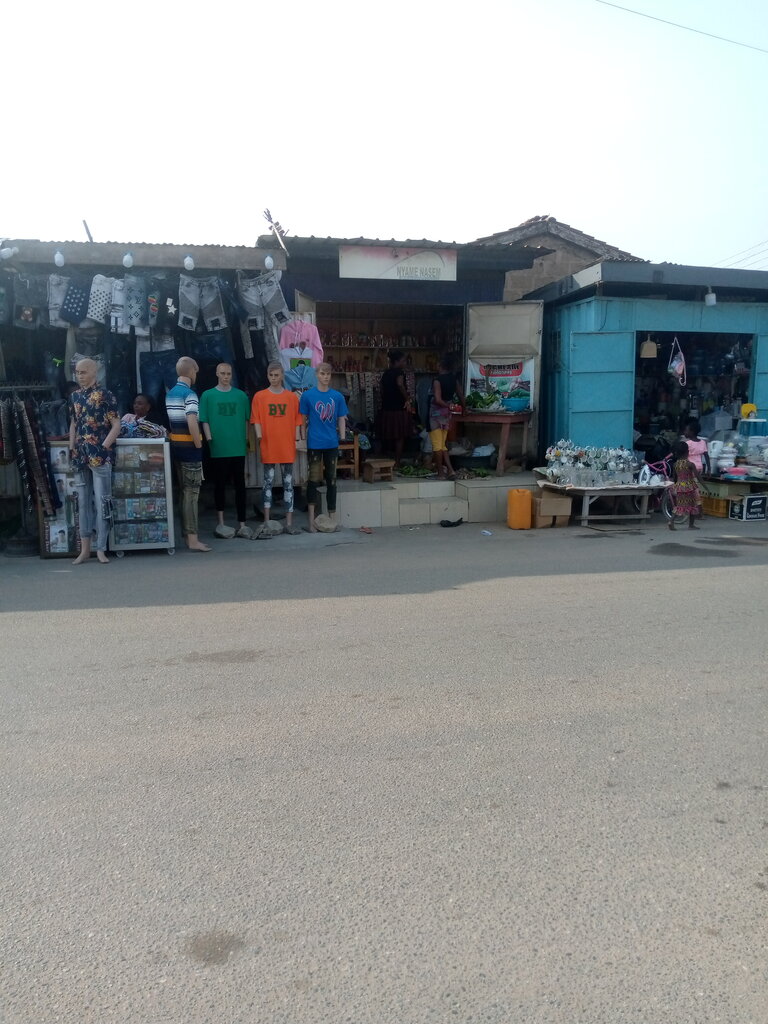 Market Nyame nasem, Akra, foto