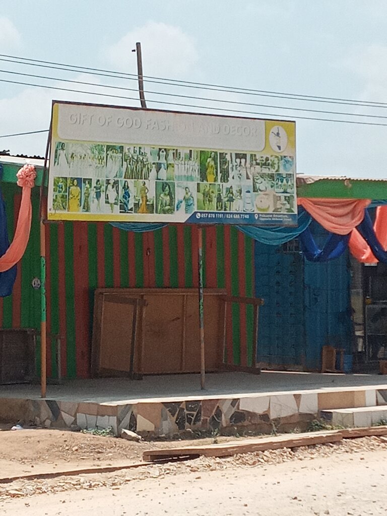 Moda evleri Gift of God Fashion and Decorations, Dünya, foto