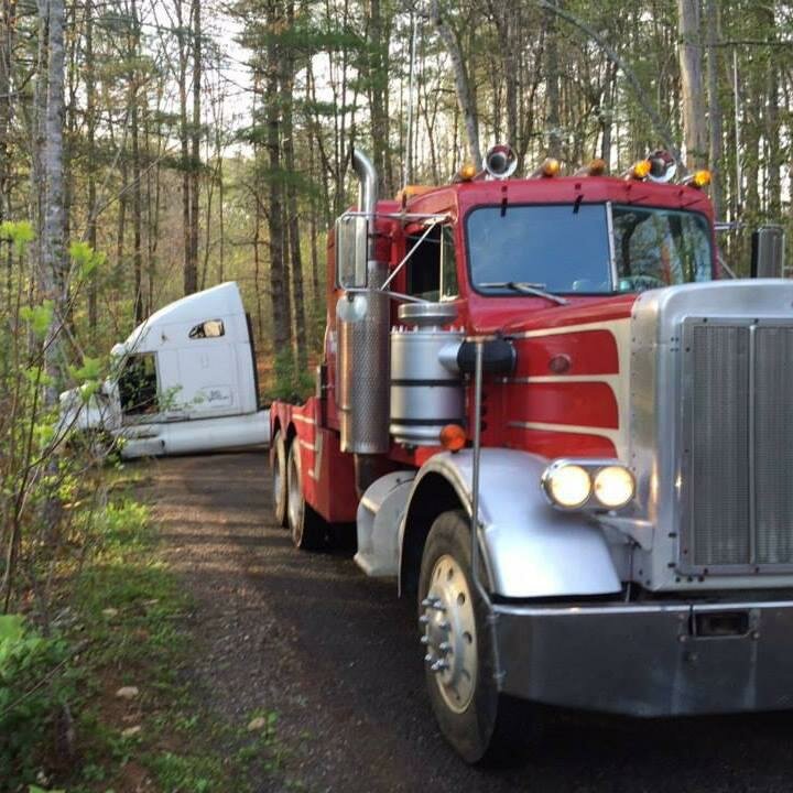 Çekici hizmeti Nathan's Body Shop & Wrecker Service, Inc, Kuzey Carolina Eyaleti, foto