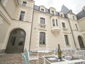 Hôtel Le Magic & SPA (Nouvelle-Aquitaine, Deux-Sèvres, Arrondissement de Niort, Frontenay-Rohan-Rohan, Rue de la Trémoille, 11), otel