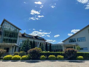 Аристократ (Klenovaya ulitsa No:25А), restoran  Belooziorski'den
