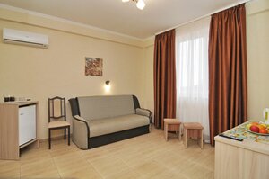 Afalina (Революционная улица No:1Б), otel  Feodosya'dan (Kefe'den)