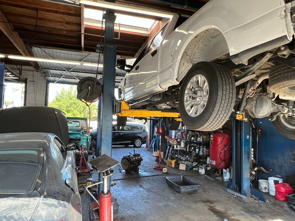 Otomobil servisi Starr Auto Care, Kaliforniya Eyaleti, foto