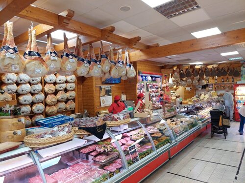 Alışveriş merkezleri Macelleria Angione, Cassino, foto