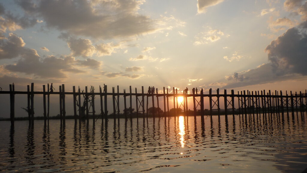 Turistik yerler U Bein Bridge, Mandalai, foto