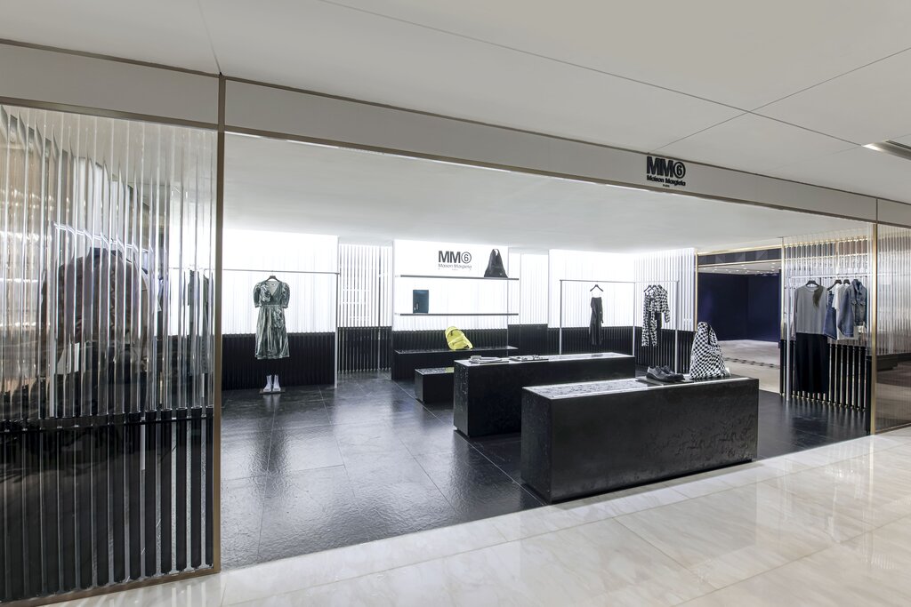 Giyim mağazası Mm6 Maison Margiela Sogo Causeway Bay, Hong Kong, foto