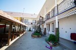 Мини-отель Аквамарин (Евпаторийская улица No:29А, село Прибрежное), otel  Kırım Cumhuriyeti'nden