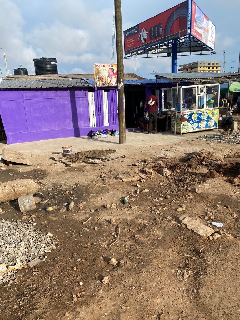 Bar Oseikrom Spot, Akra, foto