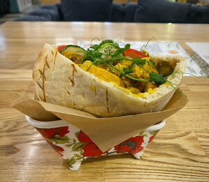 Falafel Brothers (Malysheva Street No:71), kafe  Yekaterinburg'dan