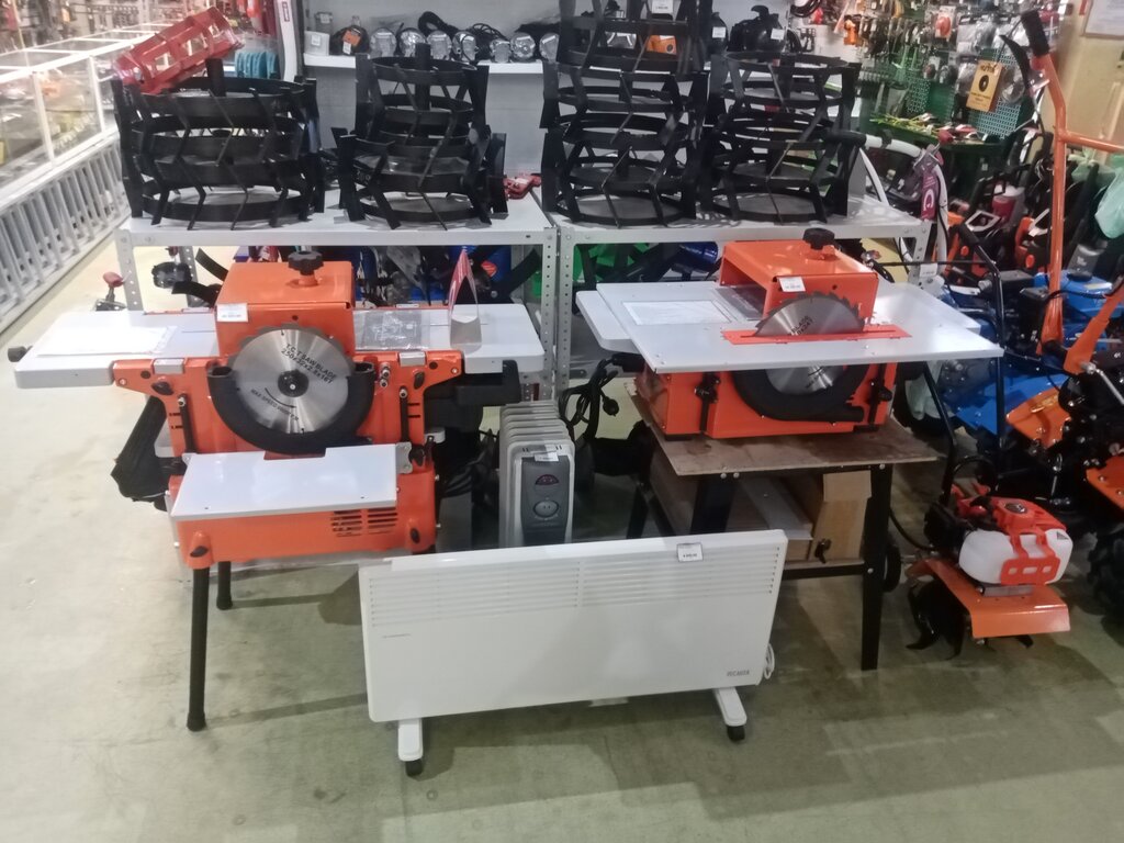 Elektrik ve benzinle çalışan aletler Элко, Lesozavodsk, foto