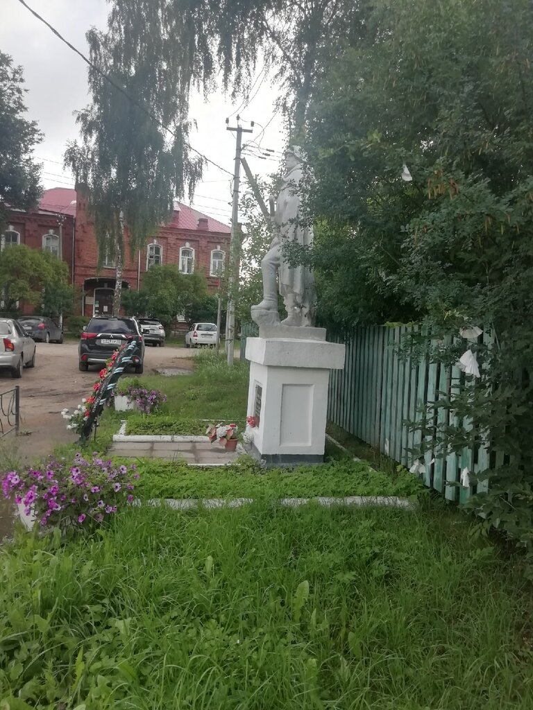 Anıt, heykel Советским воинам, погибшим в Великой Отечественной войне, Ustugna, foto
