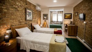 Artistic Tirana Hotel (Tirana), otel  Tiran'dan