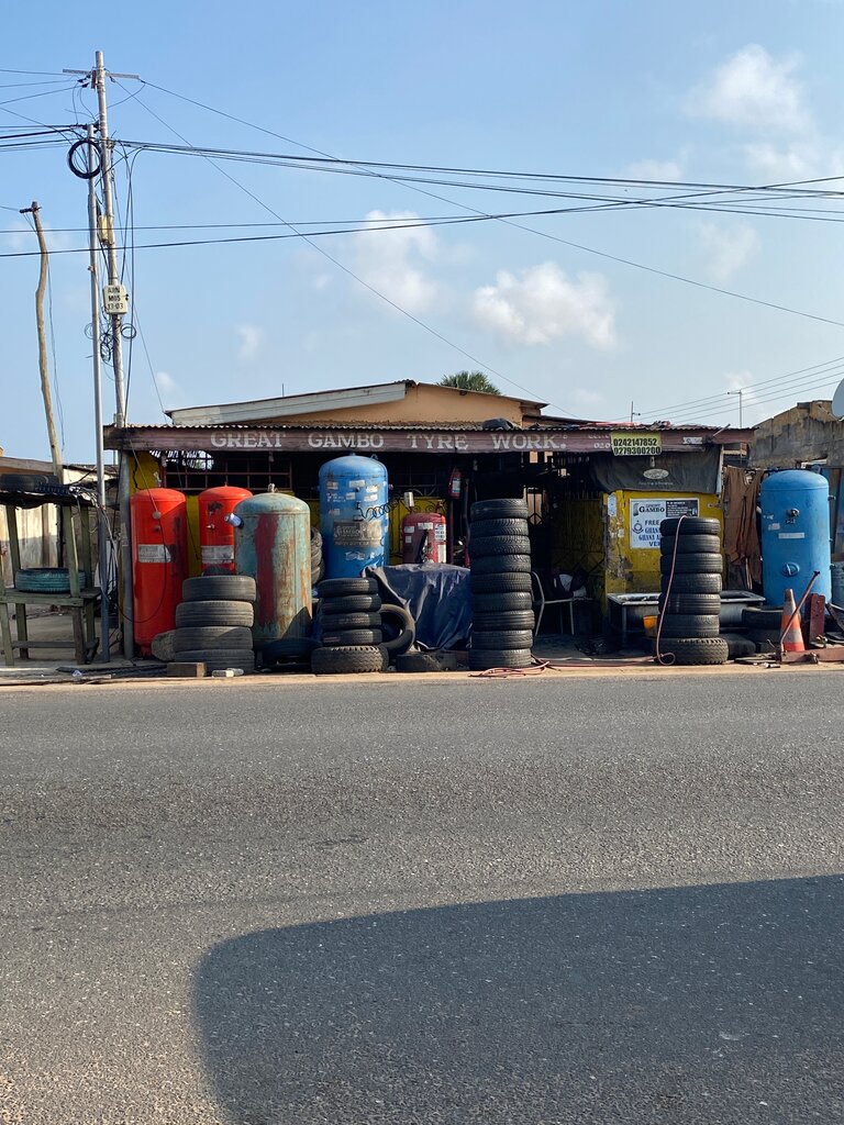 Oto lastik tamiri Great Gambo Tyre Work, Akra, foto