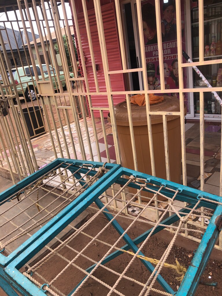 Güzellik salonu Gloryon, Dünya, foto