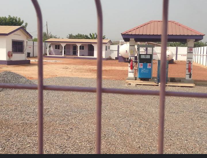 Benzin istasyonu Atom Lpg, Dünya, foto