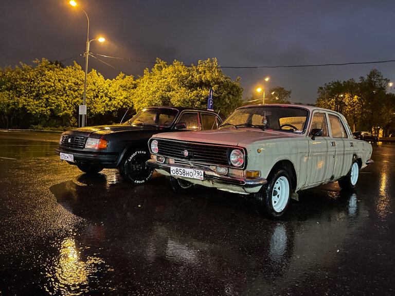 Motosiklet kulübü, motosiklet kulübü Young Time Garage, Moskova, foto