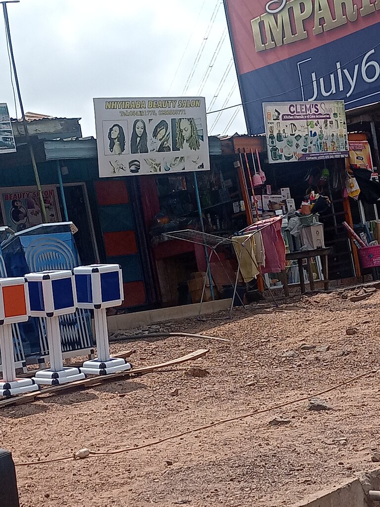 Güzellik salonu Nhyiraba beauty saloon, Akra, foto