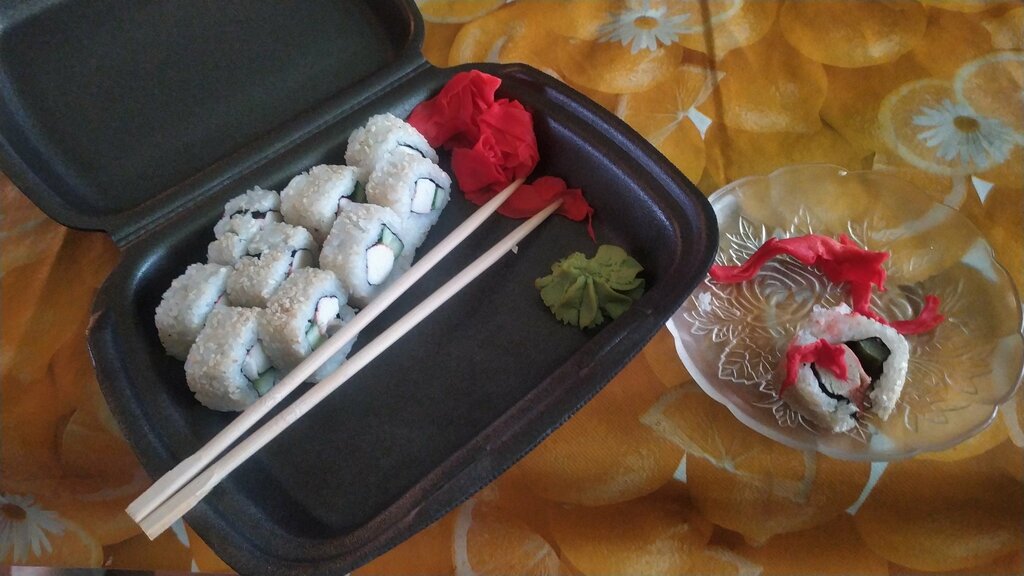 Suşi ve asya ürünleri Magazin sushi i rollov, Zlatoust, foto