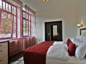 Luxury SPA & Wellness Vila Valaška (Zlínský kraj, Zlin, Luhacovice, Luhačovice), otel  Luhacovice'den