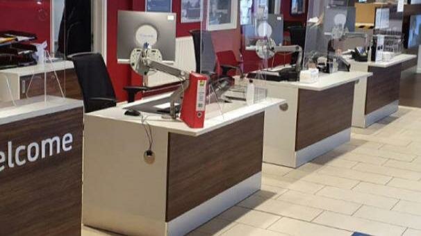 Otomobil parçaları imalatı Evans Halshaw Vauxhall Plymouth, Plymouth, foto