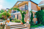 Lion Guest House (улица Победы No:15, посёлок городского типа Коктебель), otel  Kırım Cumhuriyeti'nden