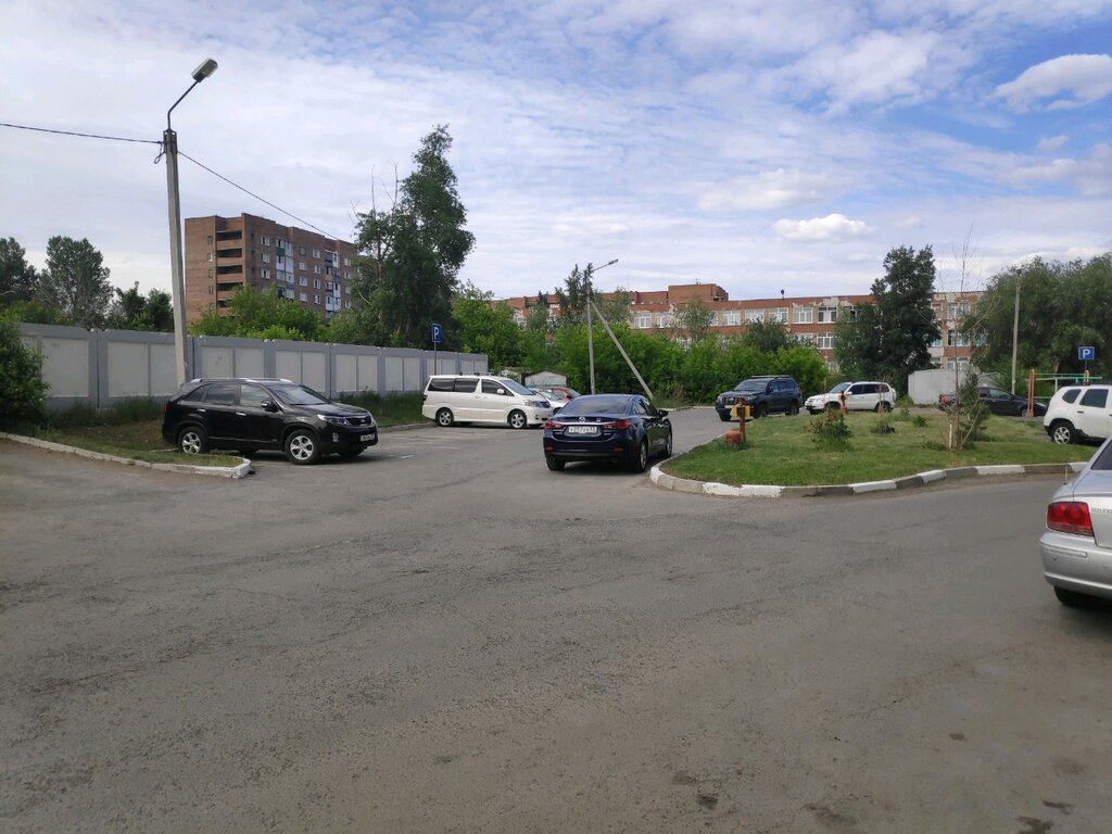 Otoparklar Parking lot, Omsk, foto