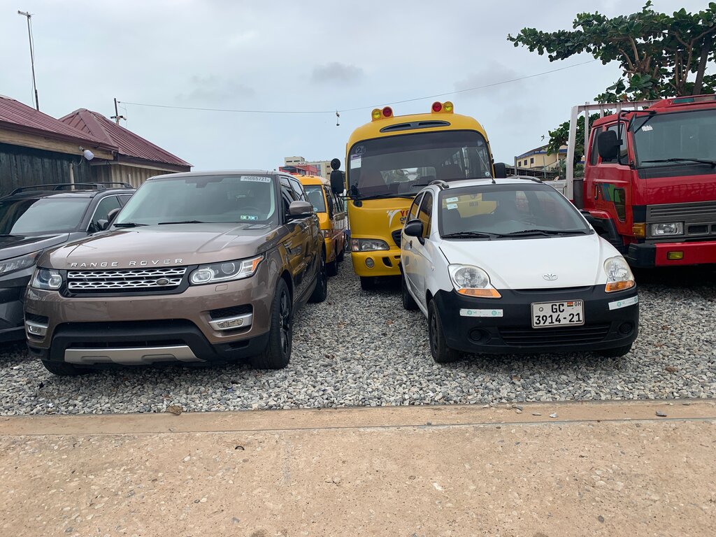 Otomobil satış galerileri Emsarah Trading, Akra, foto