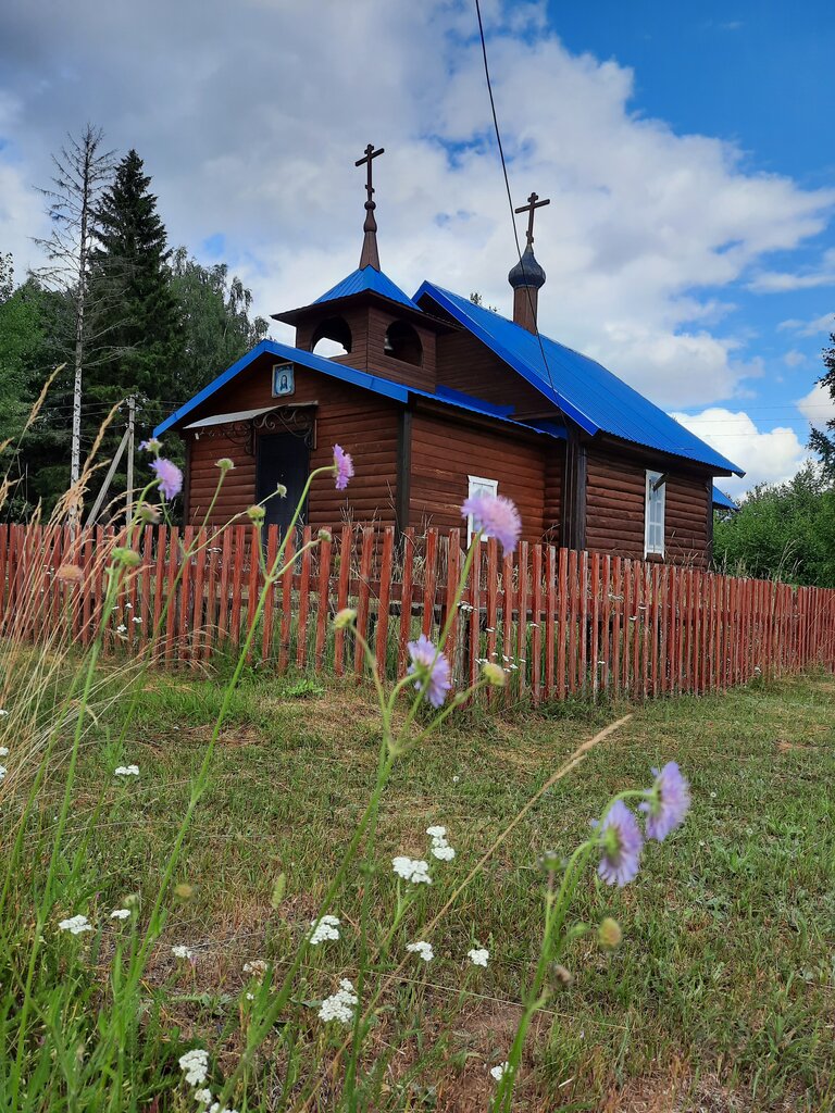 Şapel, haç anıtı Храм-часовня Происхождения Честных Древ Креста Господня, Tverskaya oblastı, foto