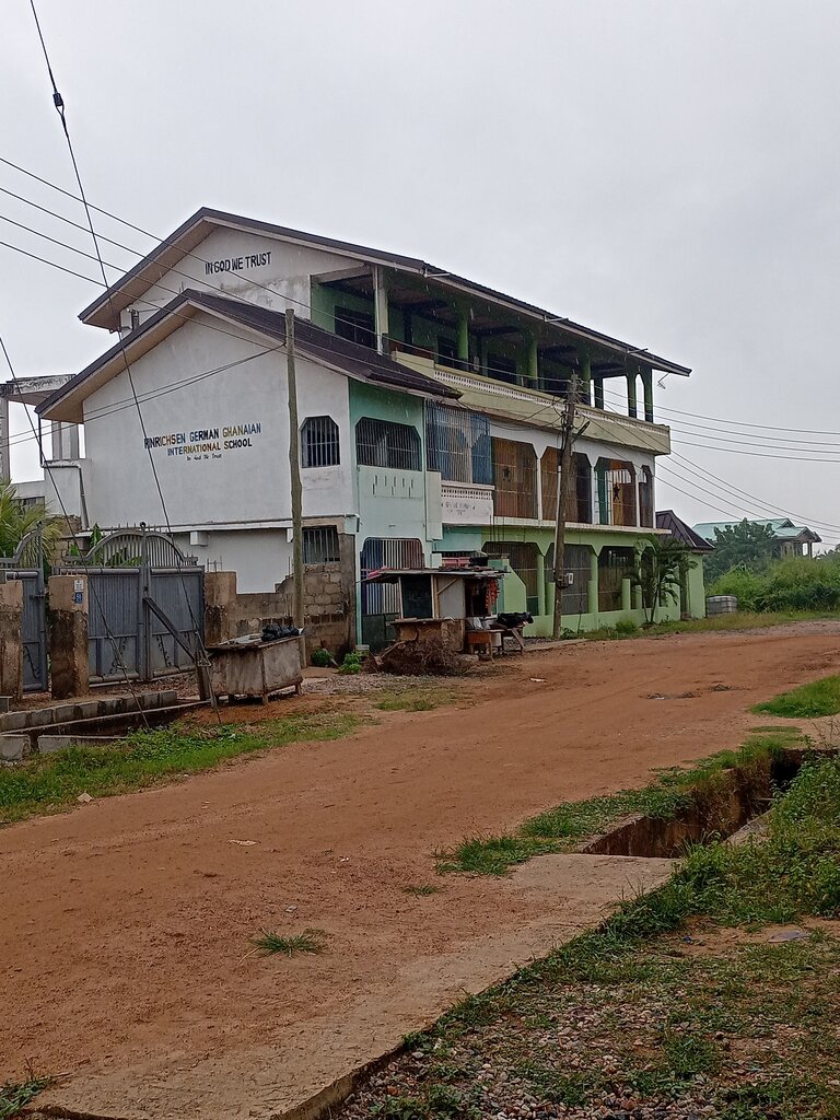 Ortaokul Hinrichsen german Ghanaian International school, Dünya, foto