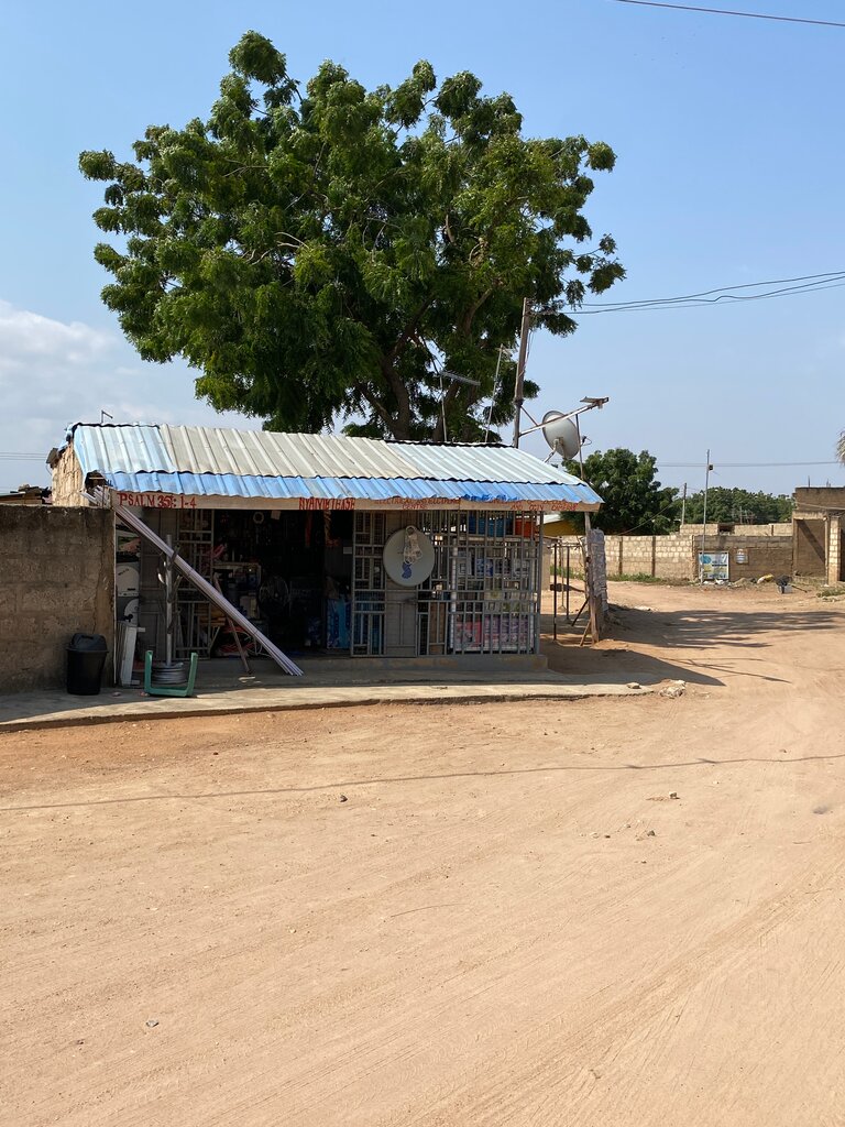 Elektrik ürünleri Nyame Tease Electrical & Electronic Centre, Dünya, foto