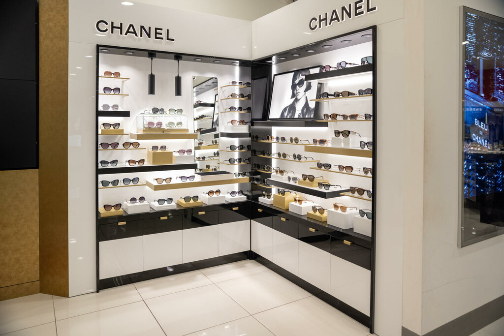 Giyim mağazası Sunglass Hut Myer Macquarie Centre, Sidney, foto