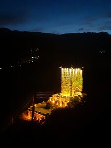 Родовая башня (Republic of Daghestan, Tlyaratinskiy rayon, selsovet Khidibskiy, selo Gebguda), turistik yerler  Dağıstan'dan