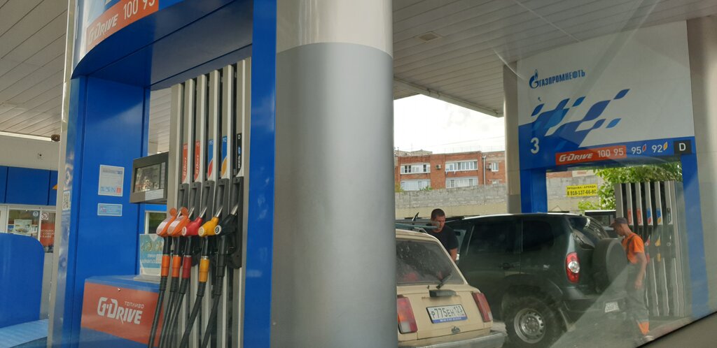 Benzin istasyonu Gazpromneft, Krasnodar, foto
