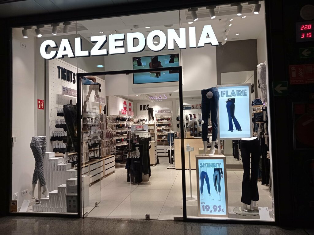 Giyim mağazası Calzedonia, Katalonya, foto