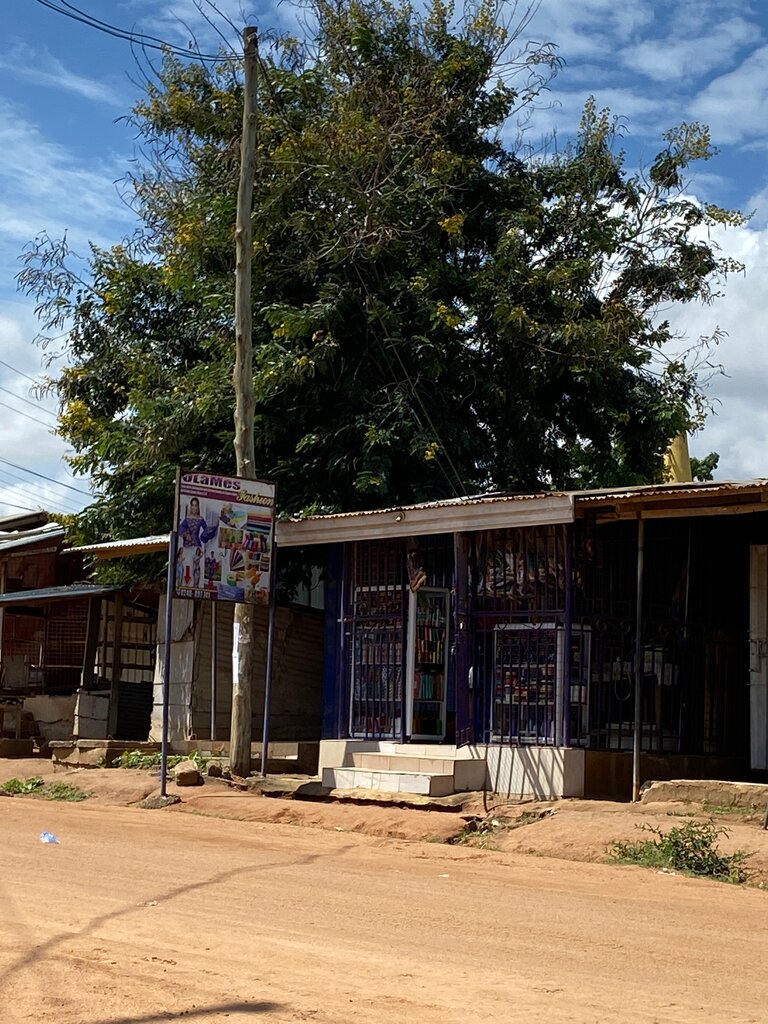 Giyim mağazası Olames Enterprise, Dünya, foto