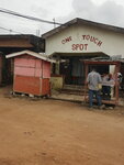 One Touch spot (Greater Accra Region, La Dade Kotopon Municipal, Tse Addo High Street, C581), bar  Gana'dan