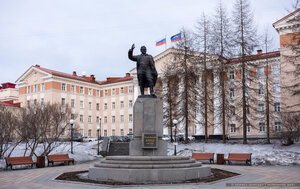 Сергей Миронович Киров (Murmansk, Oktyabrskiy District), anıt, heykel  Murmansk'tan
