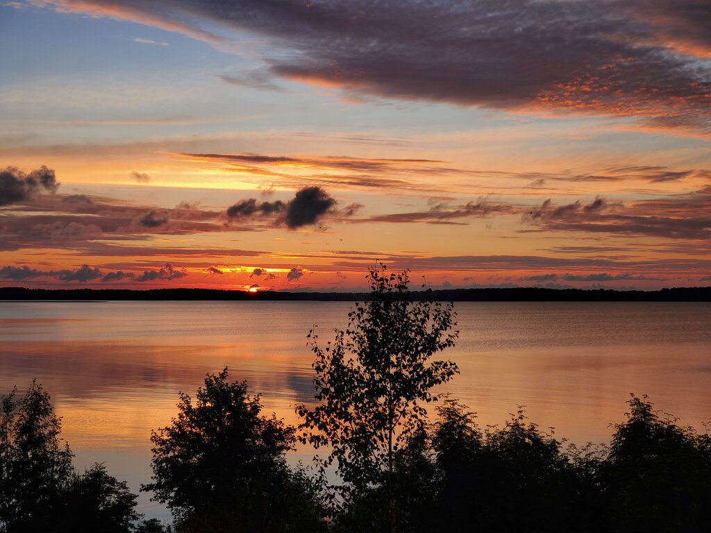 Konuk evi Kodi järvi, Karelya, foto