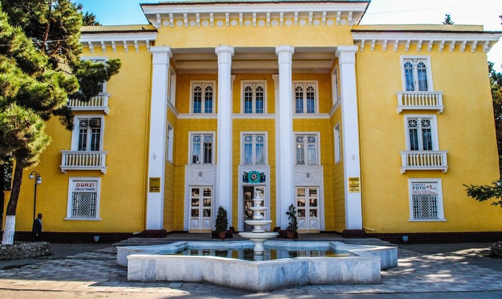 Kültür ocakları House of Officers, Gence, foto