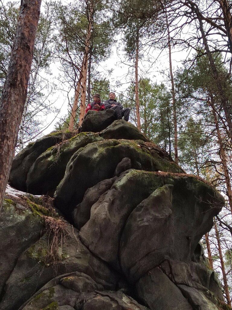 Dağ zirvesi Скала Омутной камень, Yekaterinburg, foto